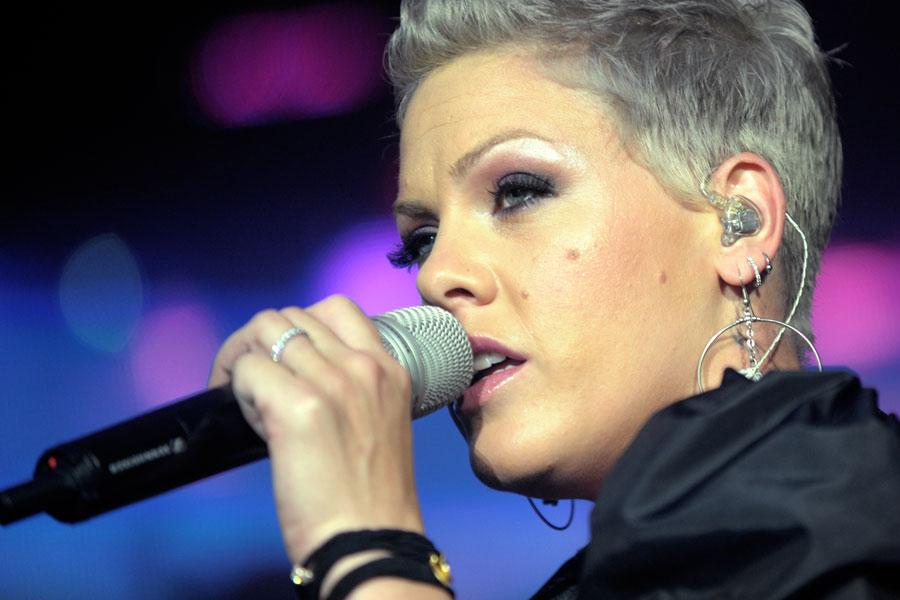 Pink – Pink live im Rheinenergiestadion Köln (14/14) – Pinks Summer ...