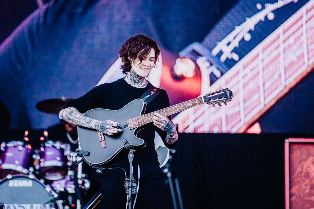 Polyphia – Polyphia. (7/14) – Die Texaner auf der Mandora Stage am ...