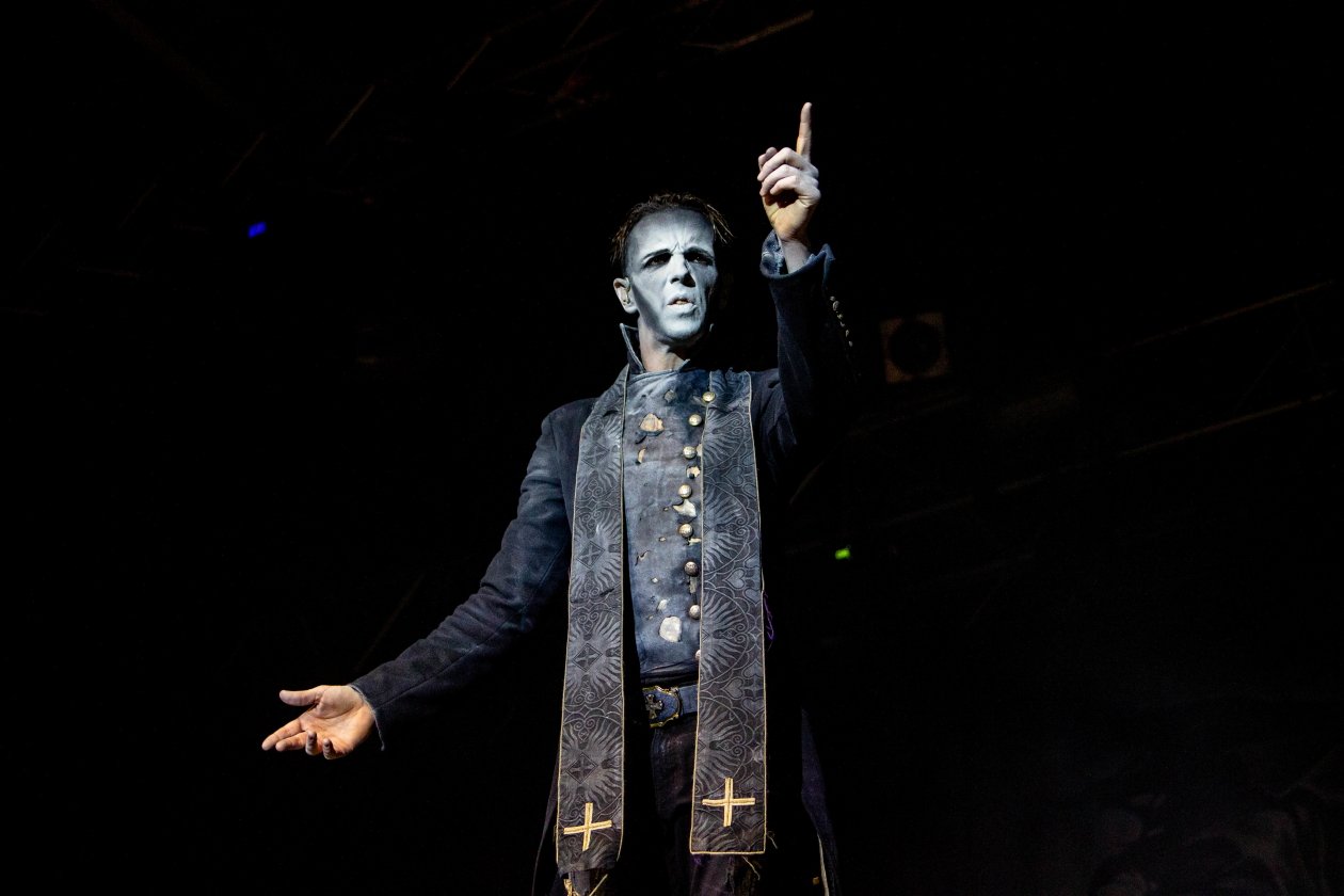 Powerwolf – Falk Maria Schlegel segnet die Massen. (2/18) – An ...