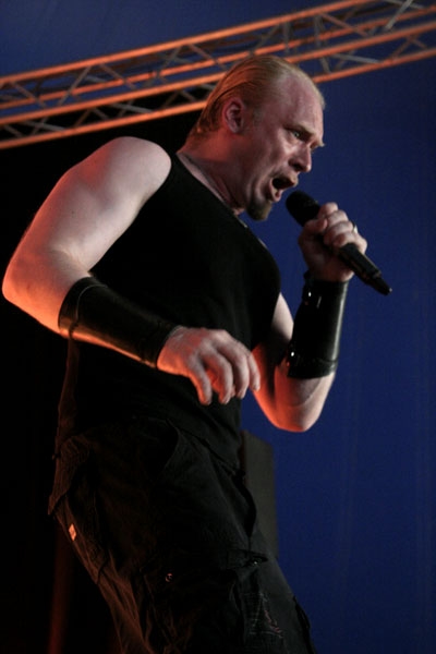 Rebellion – Michael Seifert (4/17) – Starteten im Zelt die Rebellion ...