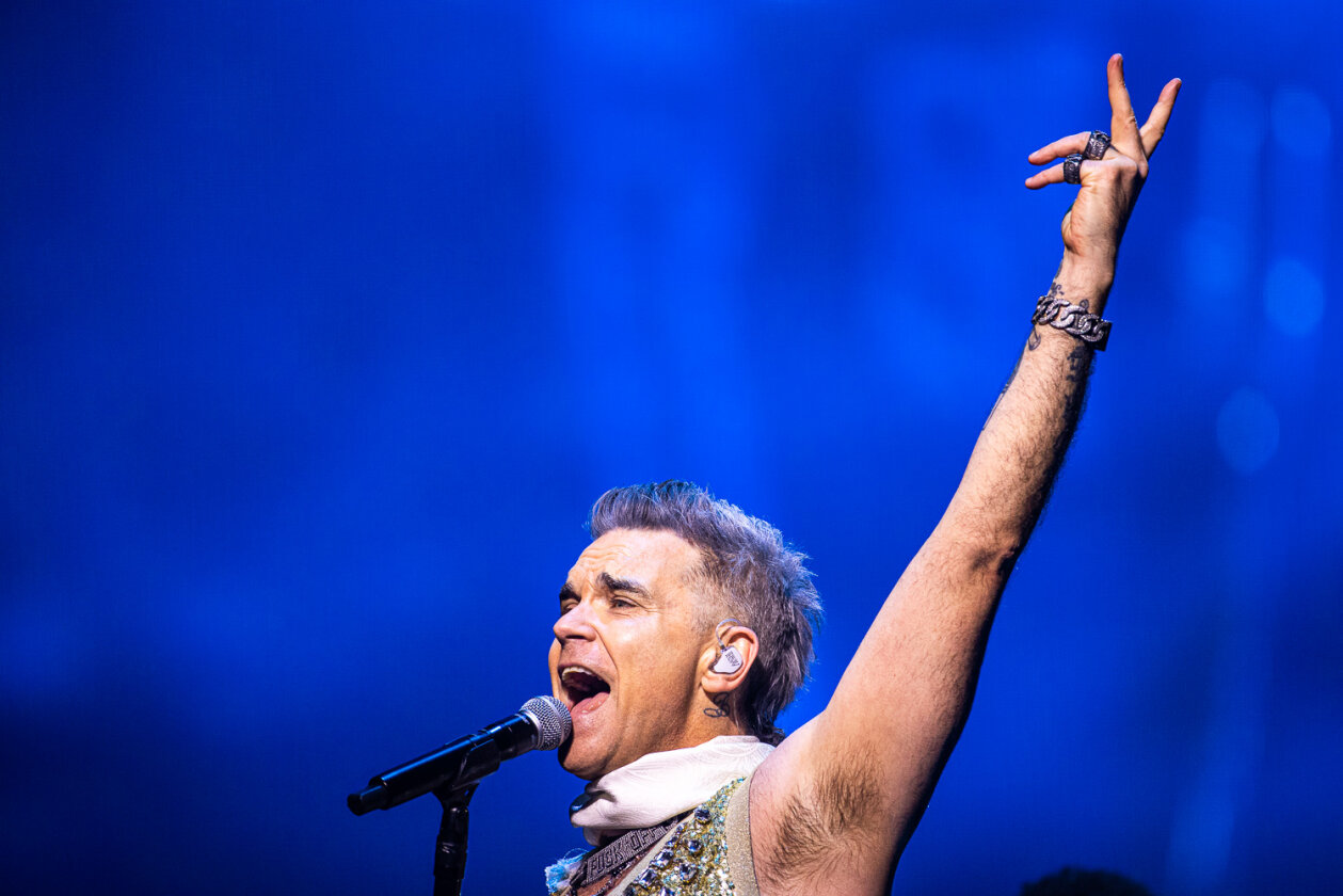 Robbie Williams – Robbie Williams. (4/35) – Pop-Spektakel in der ...