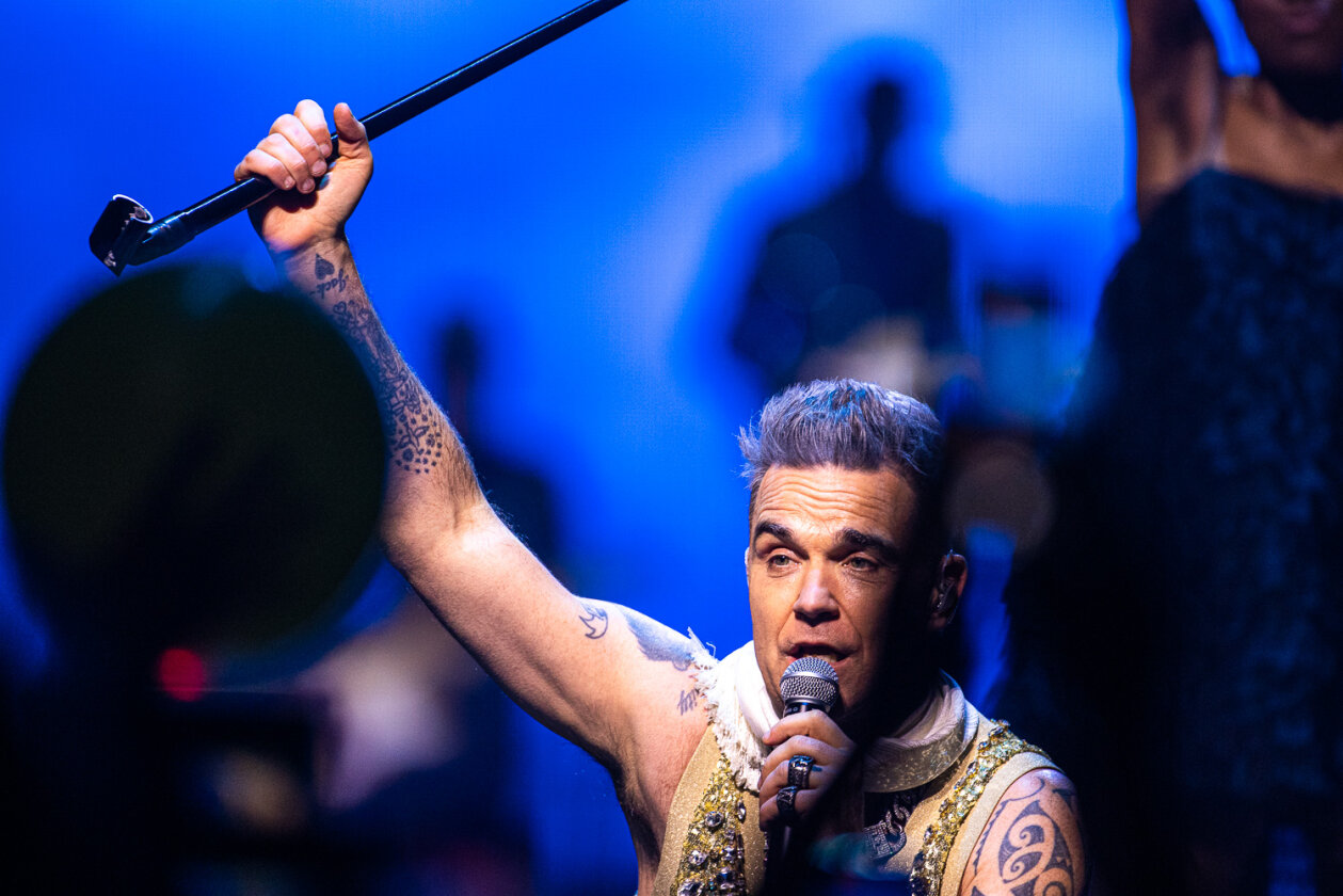 Robbie Williams – Robbie Williams. (6/35) – Pop-Spektakel in der ...