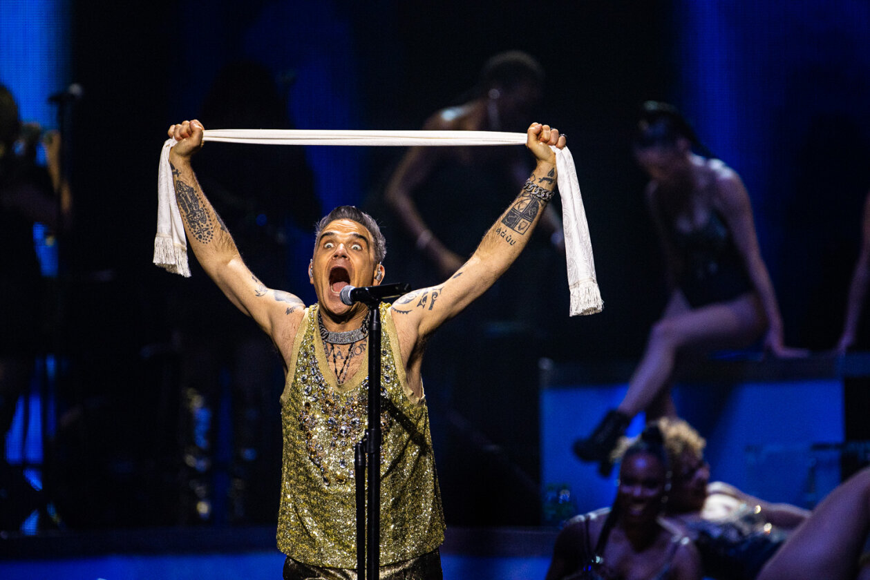 Robbie Williams – Robbie Williams. (13/35) – Pop-Spektakel in der ...