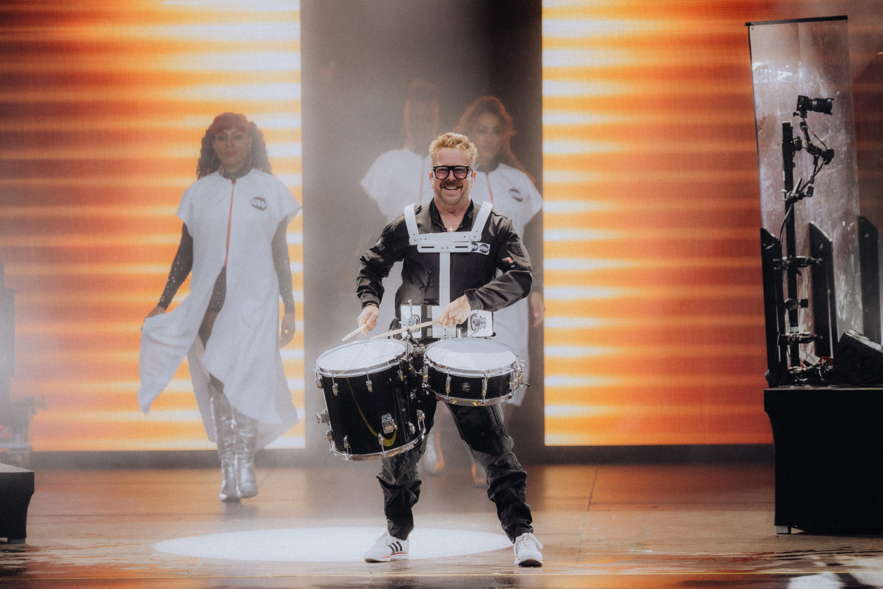 Robbie Williams – Guitar. (20/35) – laut.de – Foto