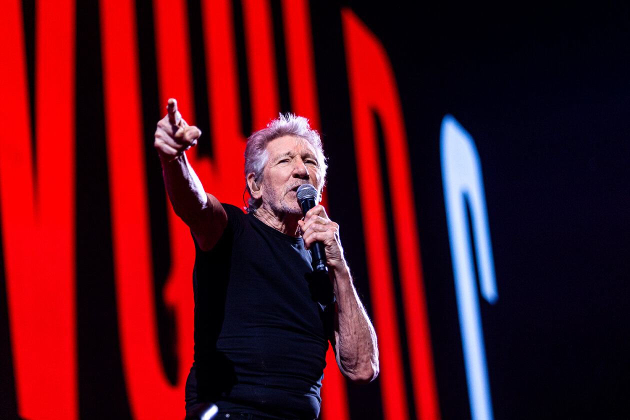 Roger Waters – Roger Waters. (4/21) – Pro- und Anti-Demos vor der Halle ...