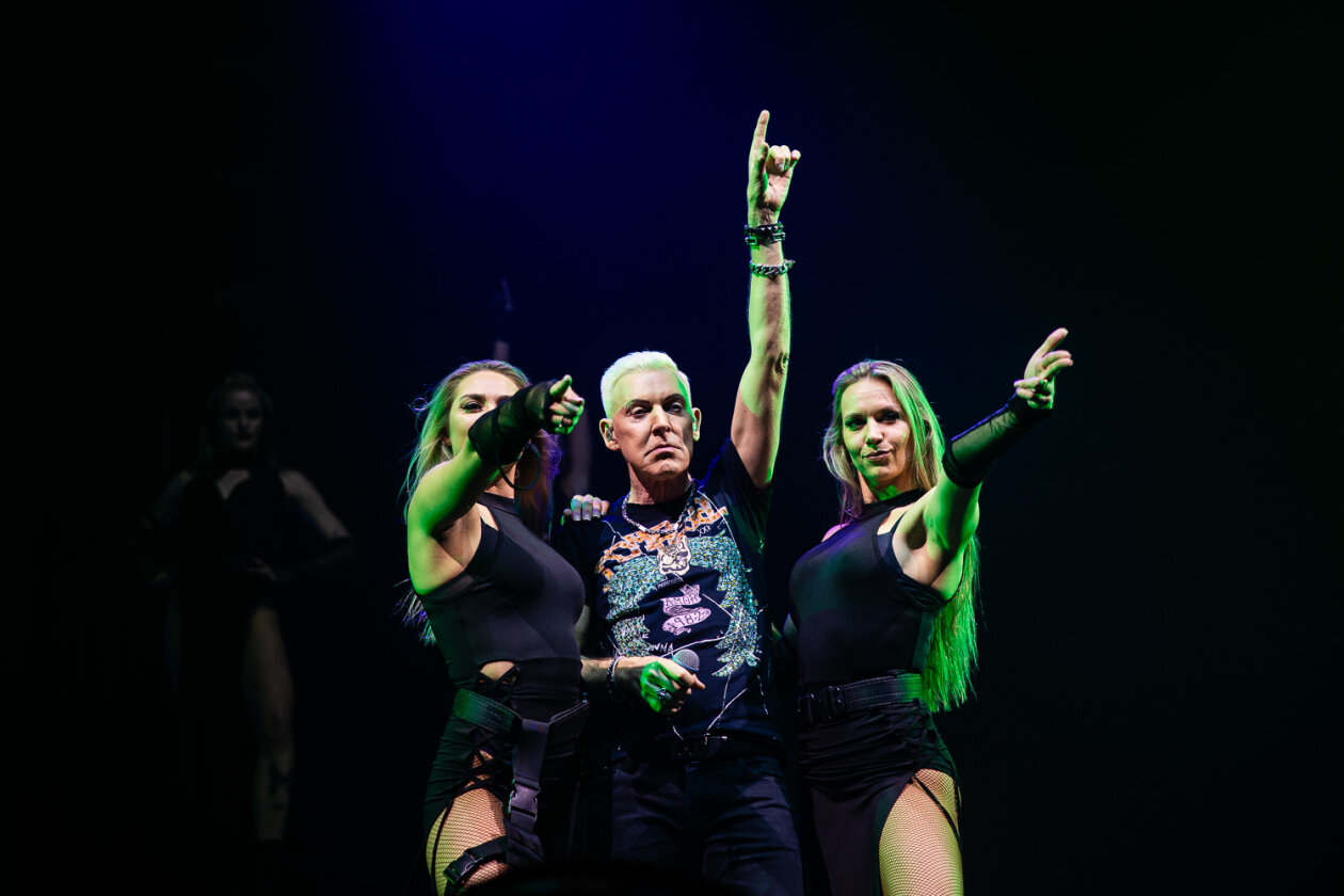 Scooter – Scooter. (6/30) – Techno is back: H. P. Baxxter und Co. live ...