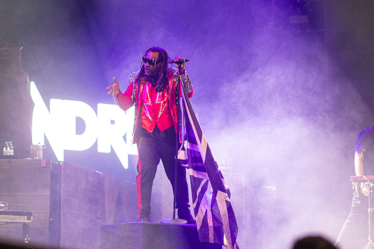 Skindred – Skindred. (1/19) – Die Reggae-Metal-Veteranen im Vorprogramm ...