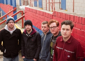 Skint & Demoralised – laut.de – Videos