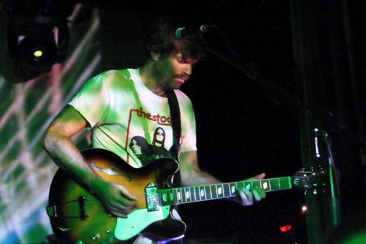 Slowdive – Neil Halstead. (4/10) – Ausverkauftes Haus in Berlin ...