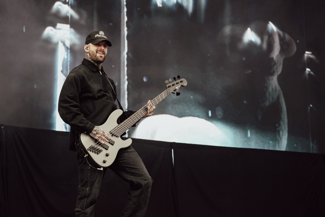 Spiritbox – Josh Gilbert. (17/18) – Die kanadische Metalband auf dem ...