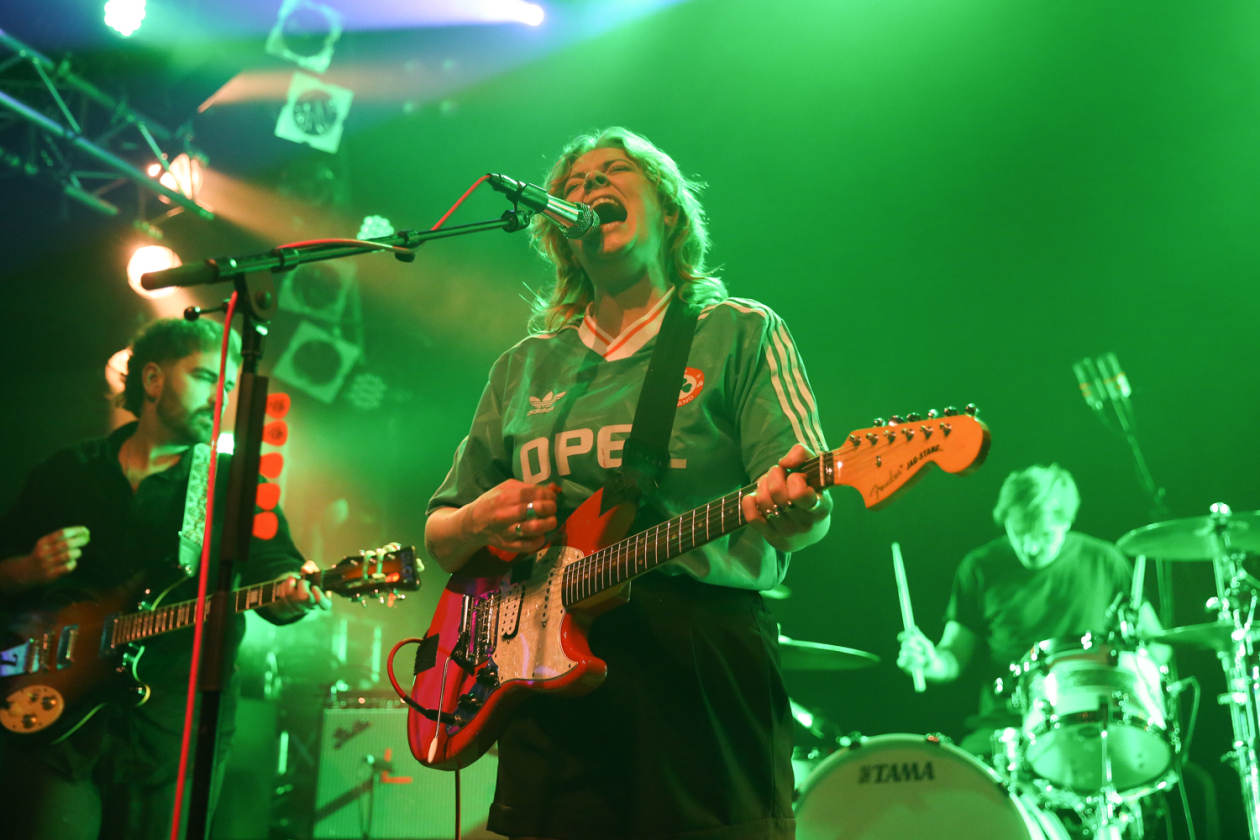 Sprints – Karla Chubb. (13/15) – Die irischen Noise-Punk-Durchstarter ...