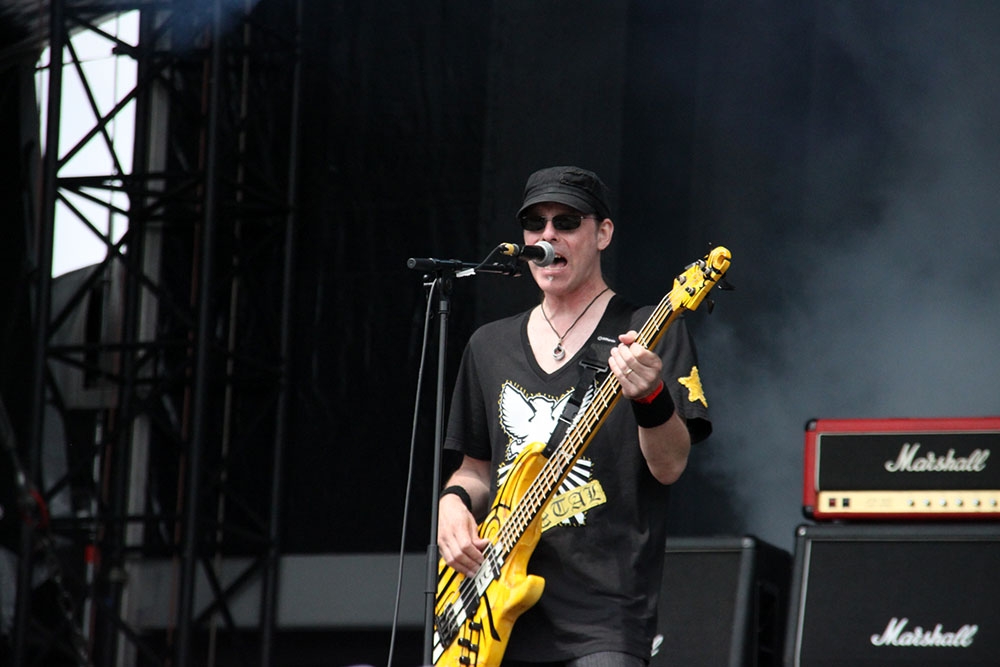 Stryper – Tim Gaines (3/12) – laut.de – Foto