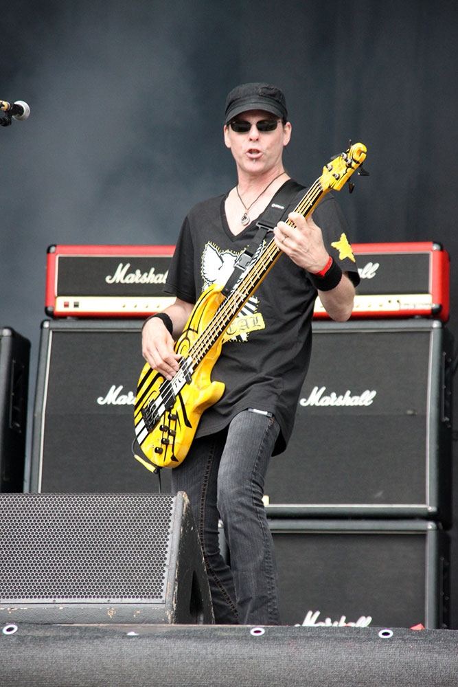 Stryper – Tim Gaines (6/12) – laut.de – Foto