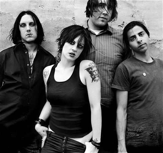 The Distillers – Immer vorne dabei: Brody Dalle. (5/7) – Brody Dalle ...