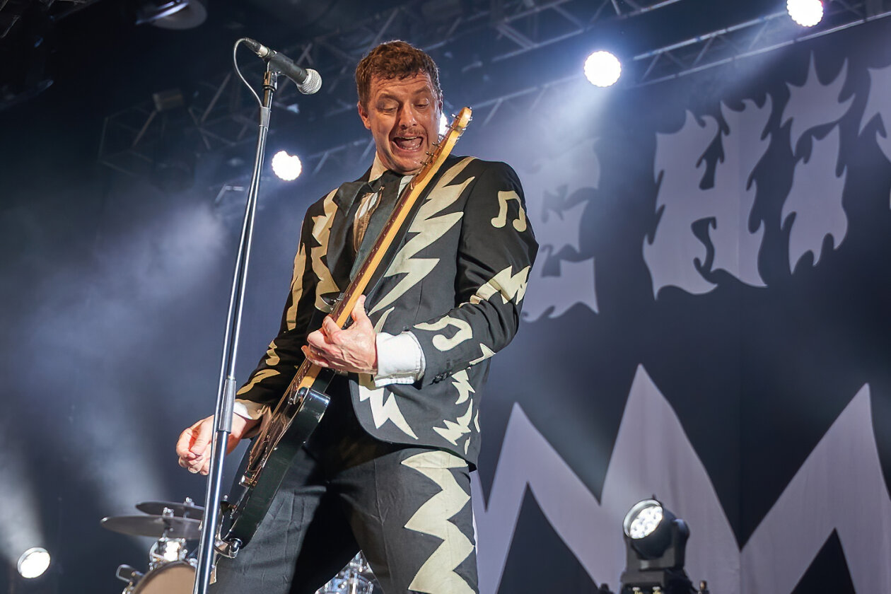 The Hives – The Hives. (12/24) – 30 Jahre Bandgeschichte auf dem Buckel ...