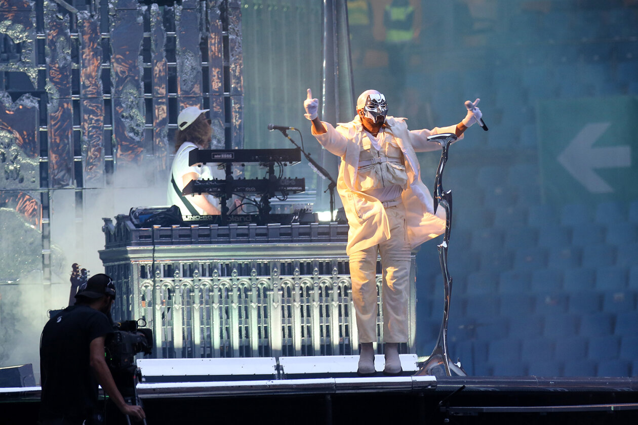 The Weeknd – The Weeknd. (12/15) – Der Weltstar und "Blinding Lights ...