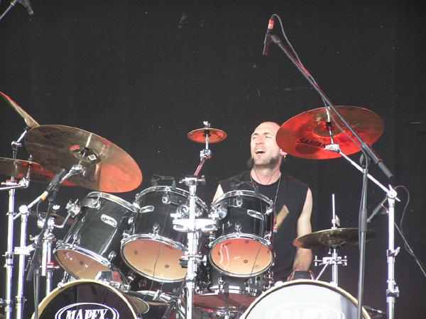 Tourettes Syndrome – (4/14) – Die Band um Michele Madden ist genauso ...