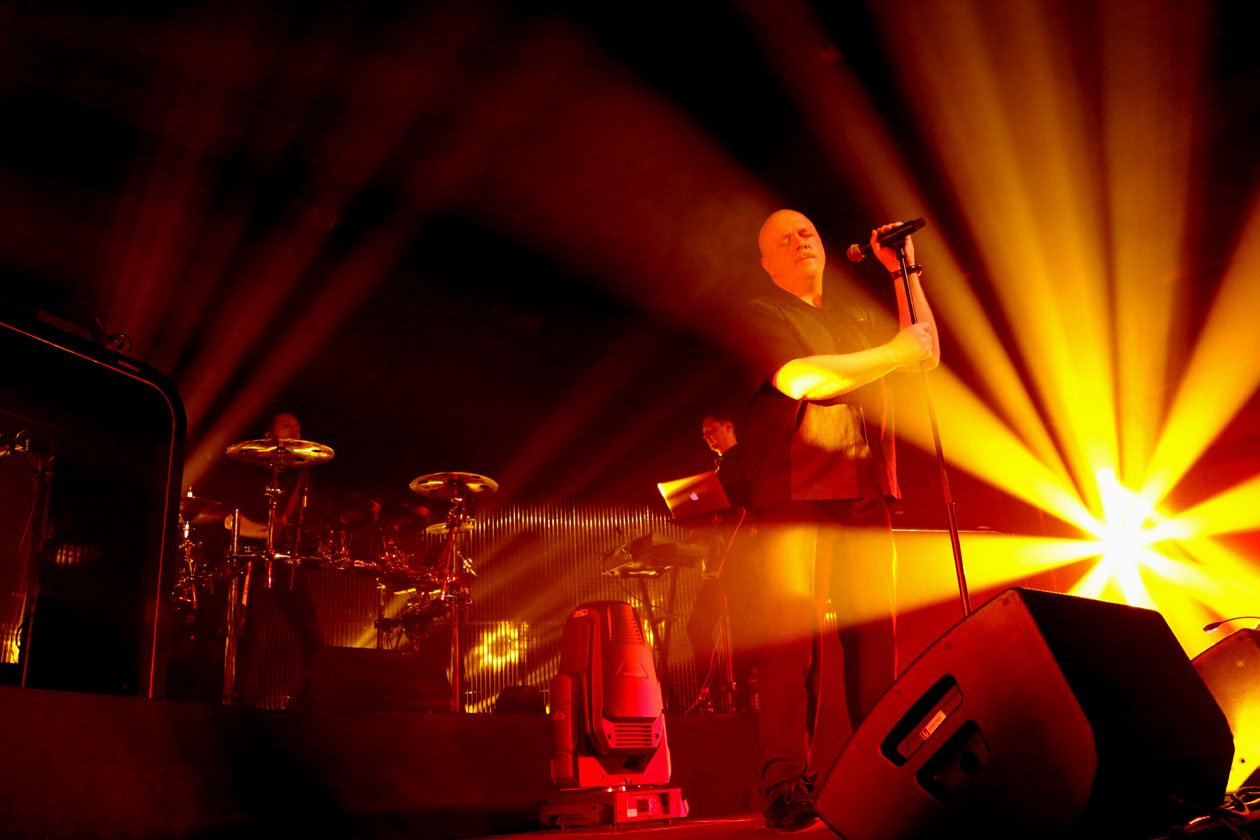 VNV Nation – ... bleibt Ronan auch mal stehen (10/15) – Ronan Harris ...