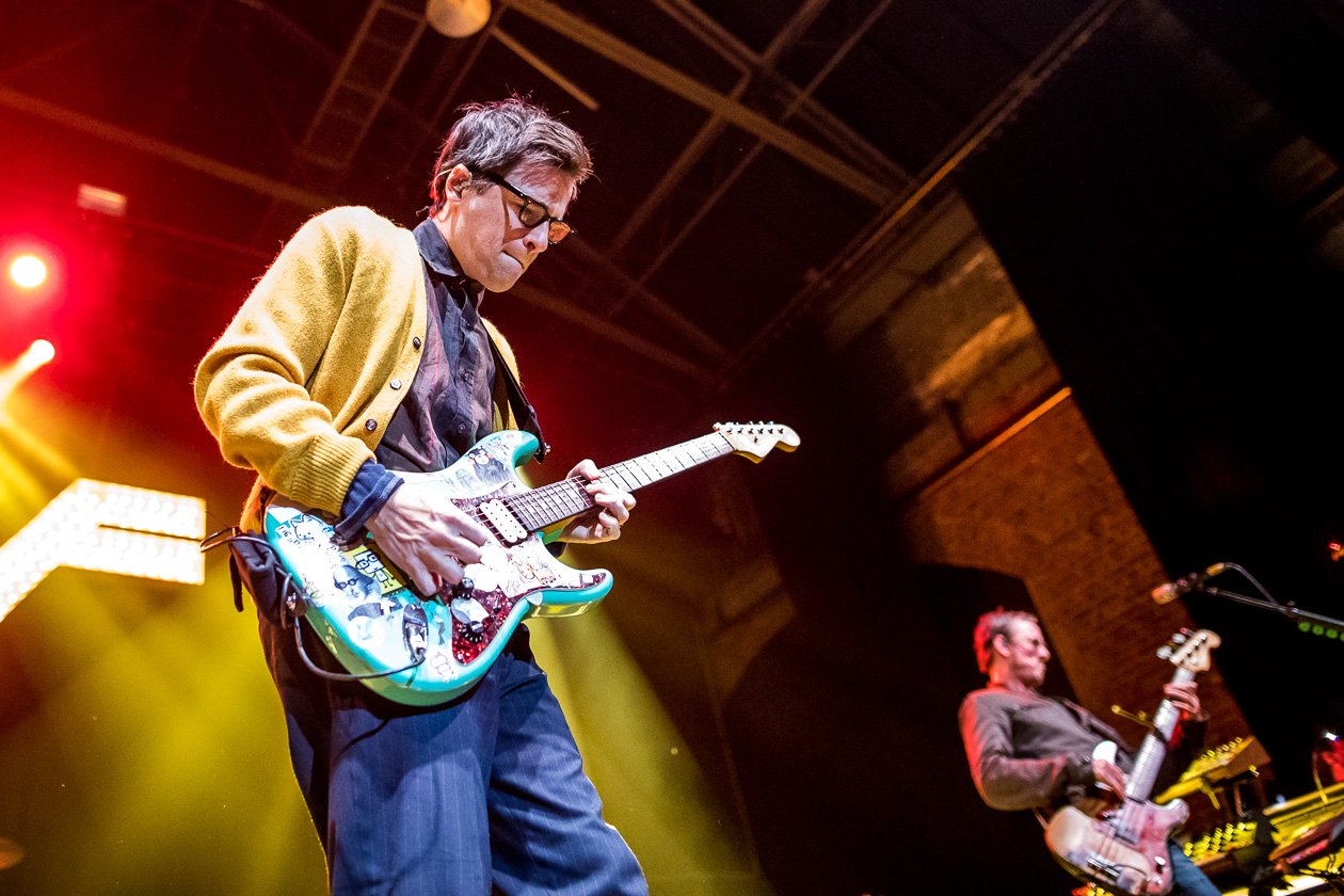 Weezer – Rivers. (3/17) – Beverly Hills in town: Rivers Cuomo und Gang ...