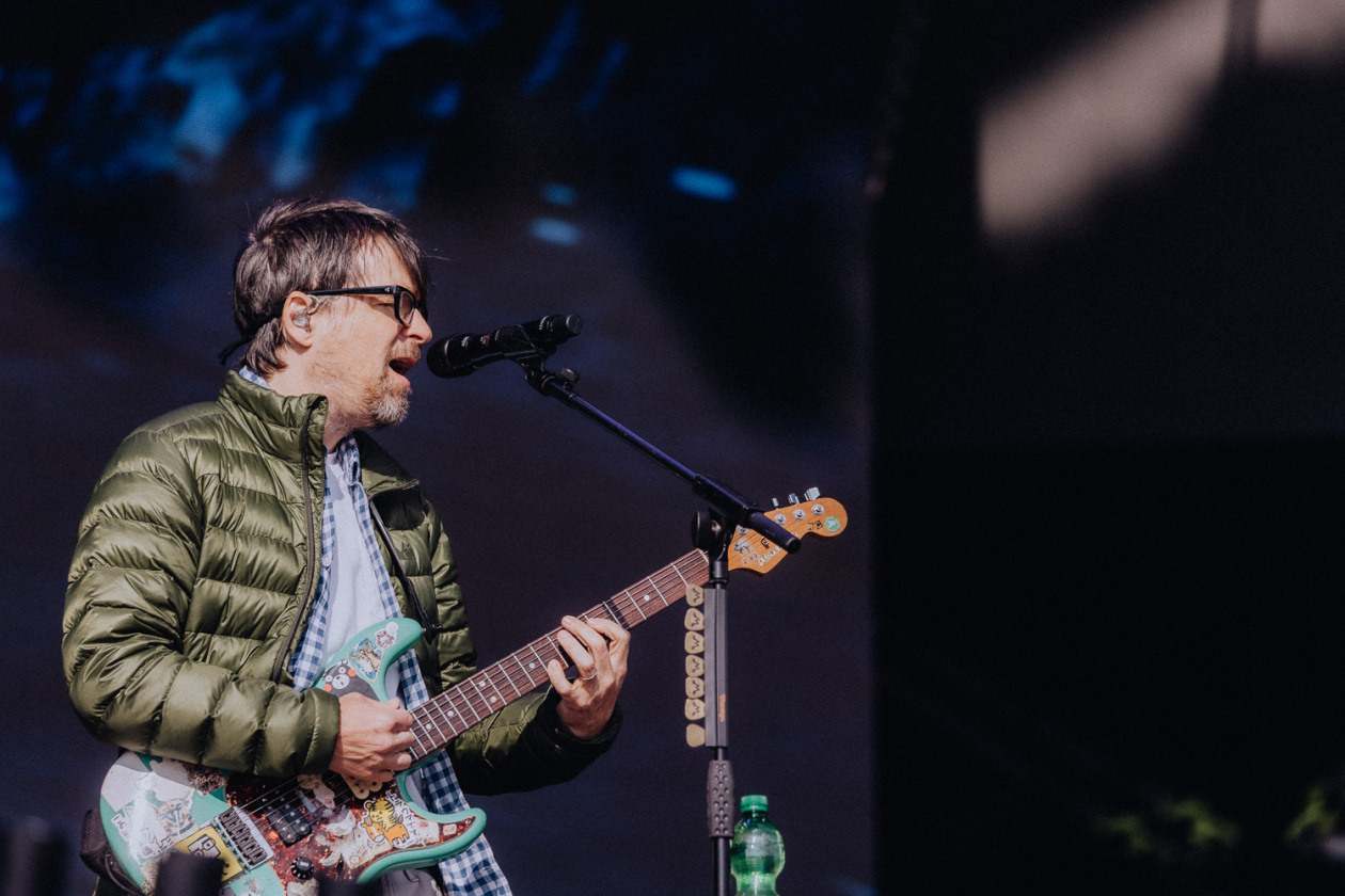 Weezer – Weezer. (10/15) – Umjubelter Flashback mit "Buddy Holly" oder ...