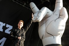 Kraftklub – Karl Schumann. (12/16) – Der Sommer trägt heuer schwarz ...