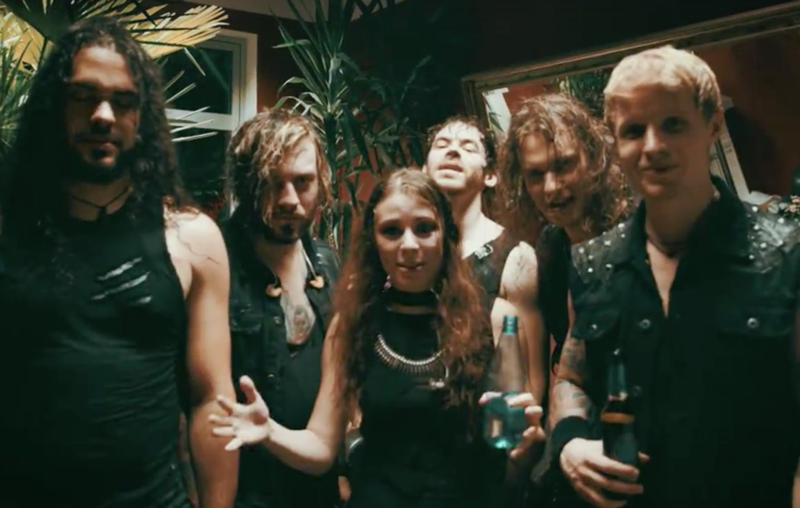 Metalsplitter: Habemus Papam IV – laut.de – Seite 4/20