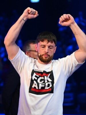 Doubletime: Bausa schlägt die AfD – laut.de – Seite 10/27