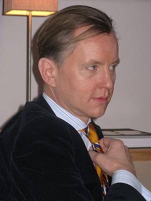 Max Raabe: "Rammstein schreiben irrwitzige Texte" – laut.de – Interview