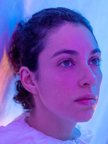 SHHE: "Island kommt einem Grenzzustand sehr nahe" – laut.de – Interview