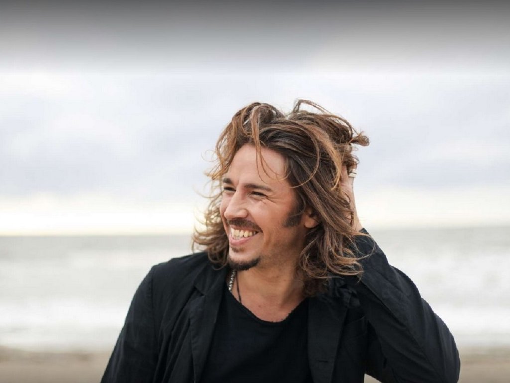 Gil Ofarim live in Aschaffenburg am 22. Oktober 2021 – laut.de – Konzert