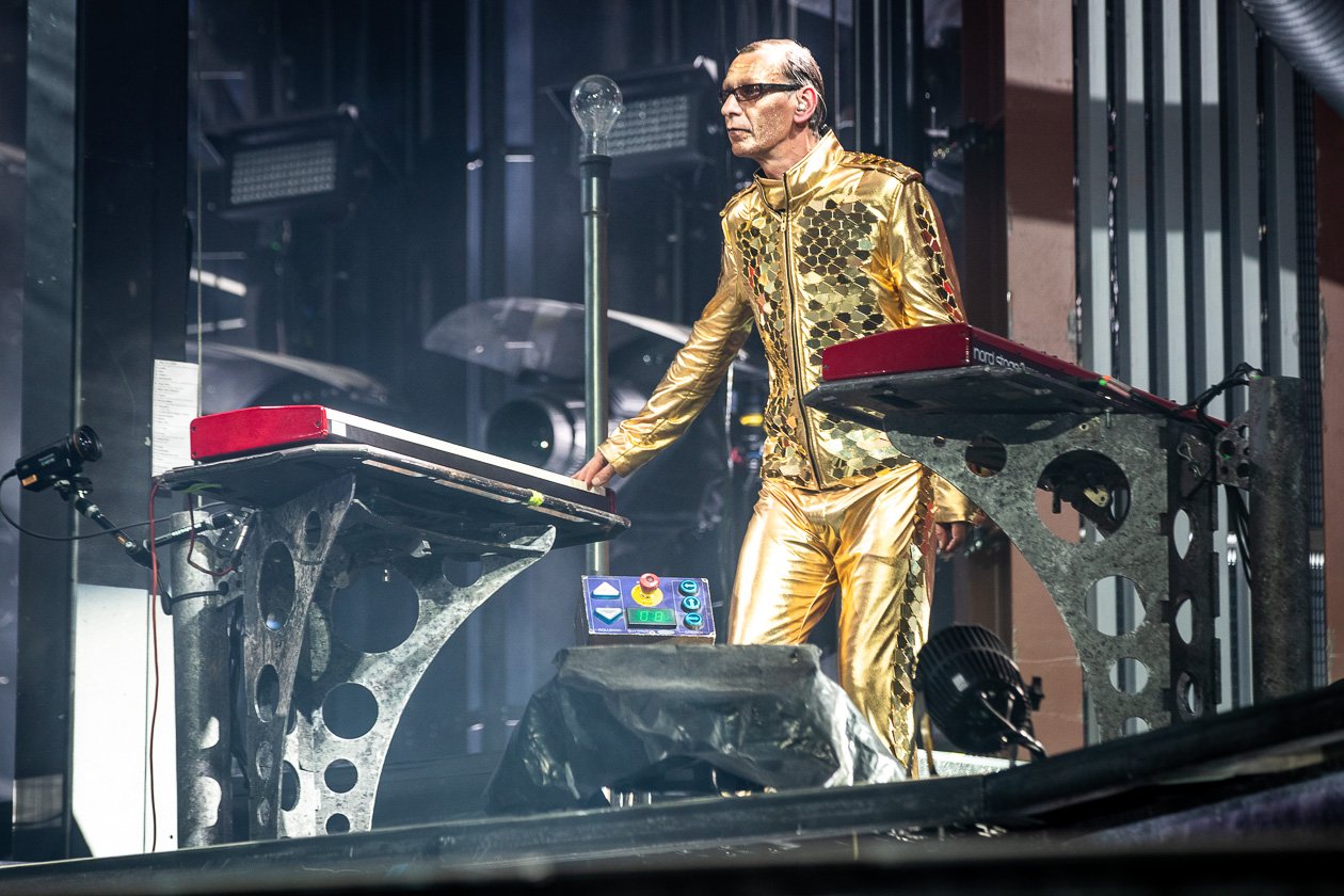 Rammstein – Flake. (11/27) – laut.de – Foto