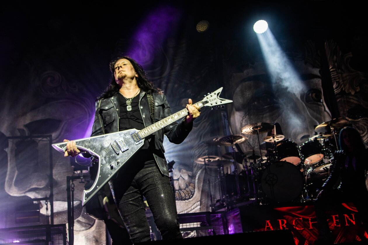Arch Enemy – Michael Amott. (19/20) – laut.de – Foto