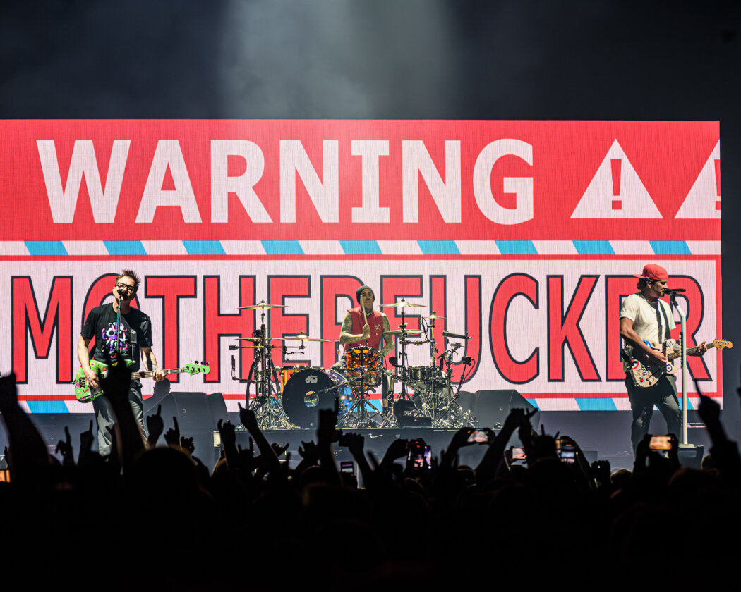 "Dance With Me": Blink-182 ehren die Ramones – laut.de – Fotogalerie zur News