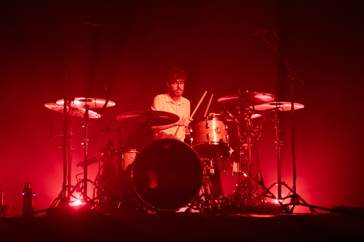 Nothing But Thieves – James Price. (6/26) – laut.de – Foto