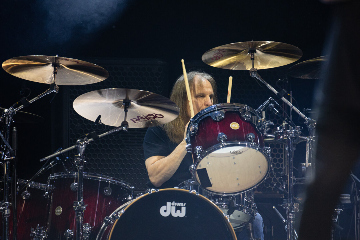 AC/DC – Matt Laug. (13/28) – laut.de – Foto